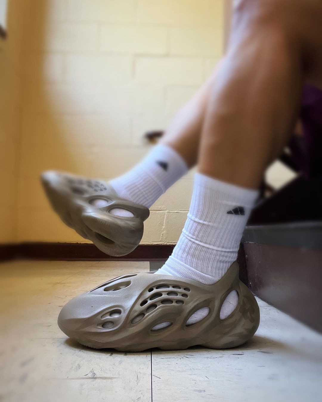 Купить Adidas Yeezy Foam Runner Stone Sage - 100% оригинал