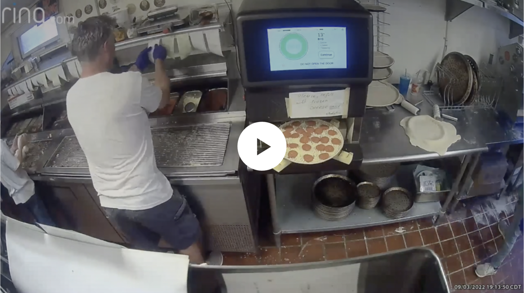 xPizza Cube – a powerful pizza making robot | xRobotics