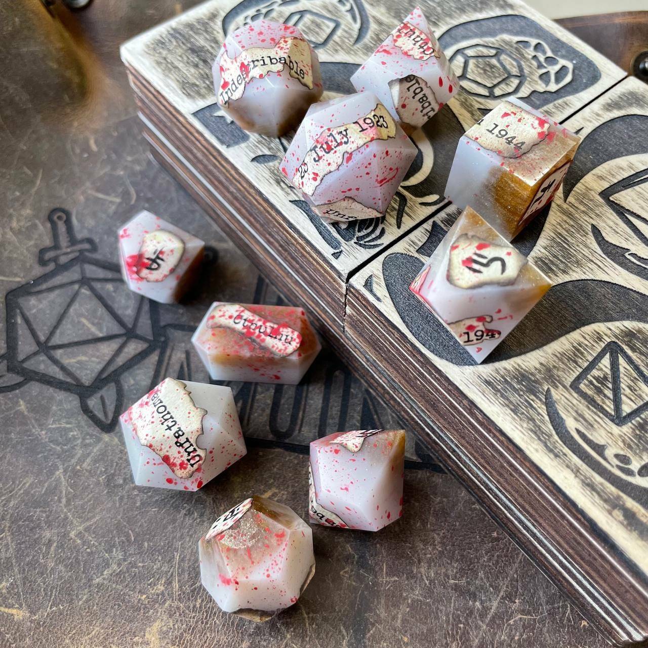 Custom Dice Set | FantasyMinis | Handmade Dice and Fantasy Miniatures