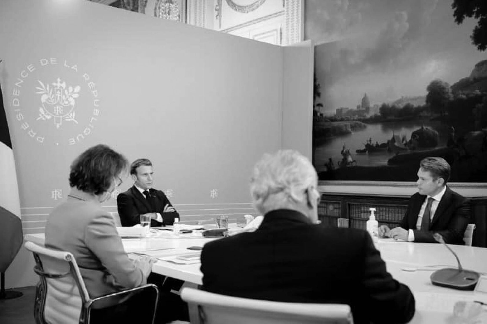 Mise en place d'une cellule humanitaire d'urgence