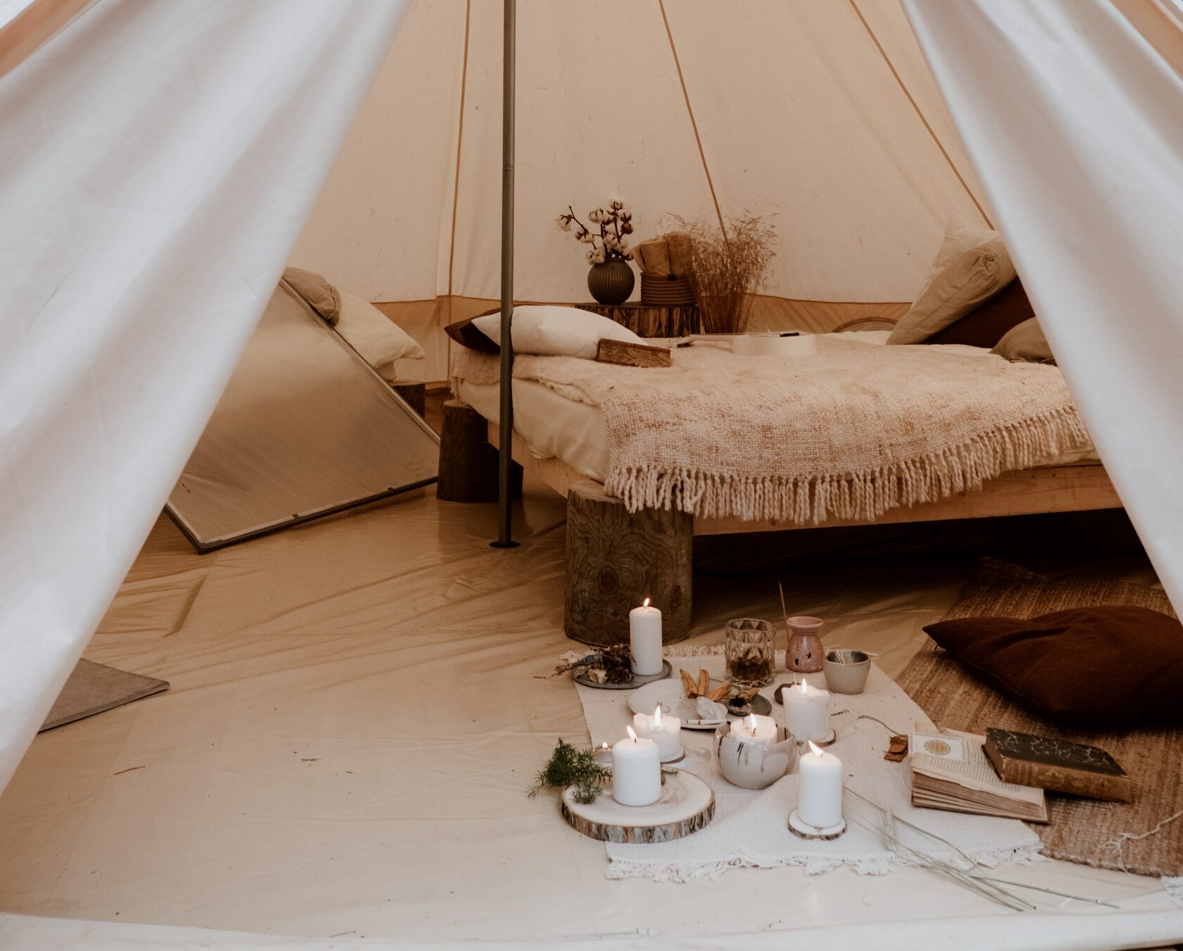 How To Create An Inspiring Meditation Space At Home | Meditation & Yoga ...