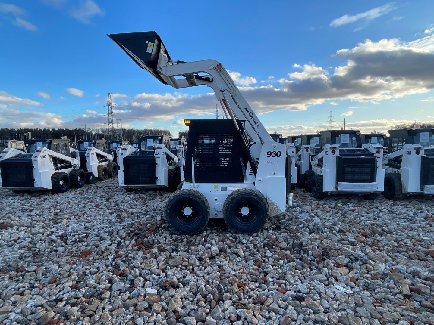 Продажа мультифункциональных погрузчиков с бортовым поворотом WECAN