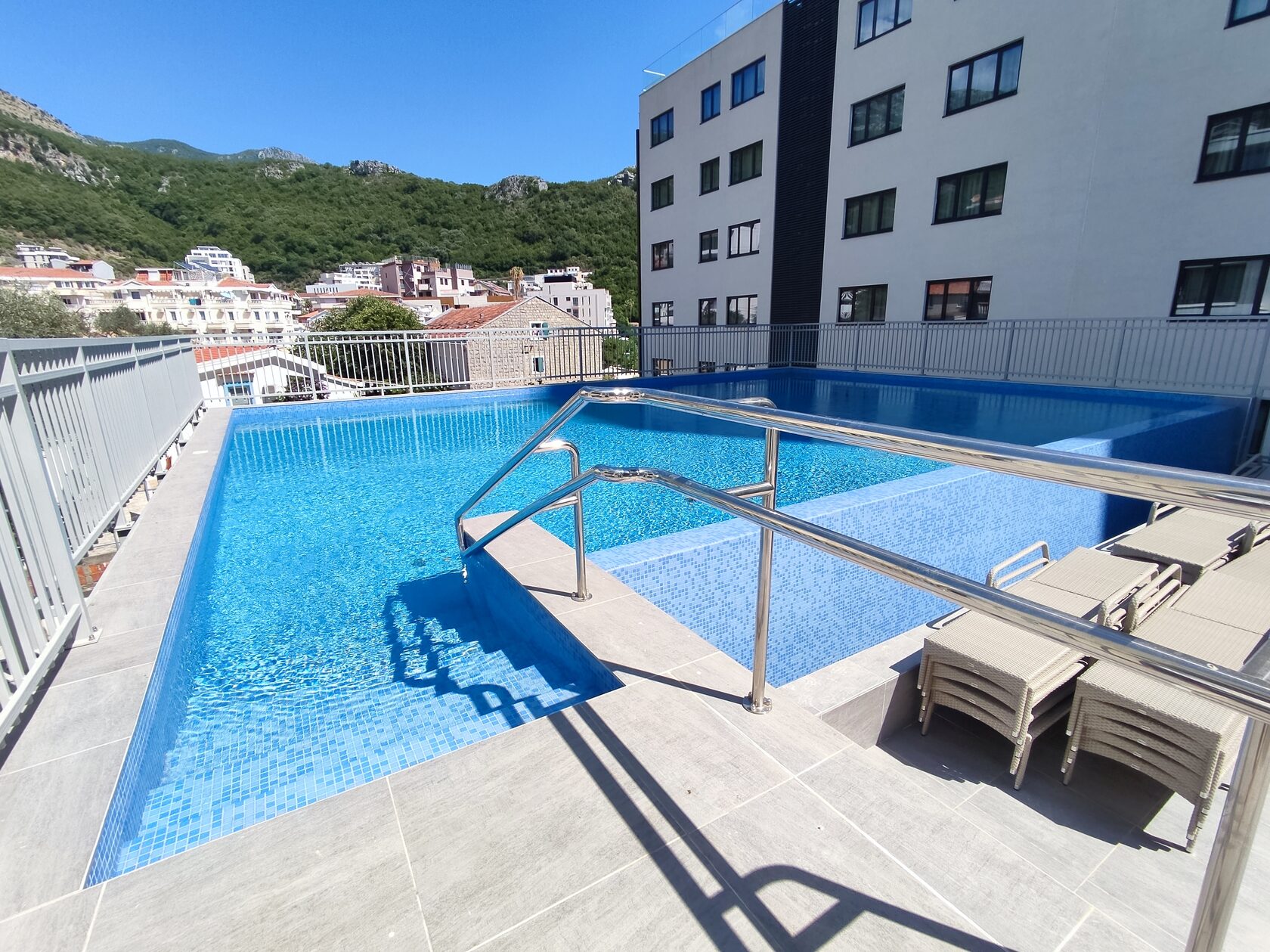 Apartments with a view to the swimming pool