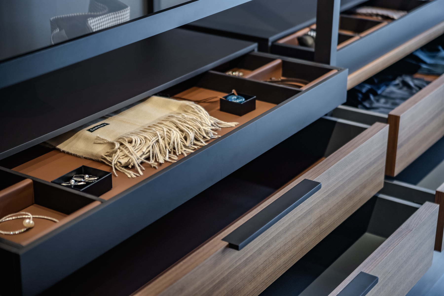 Открытая гардеробная Monoform