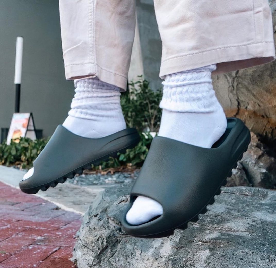 Купить Adidas Yeezy Slide Onyx - 100% оригинал