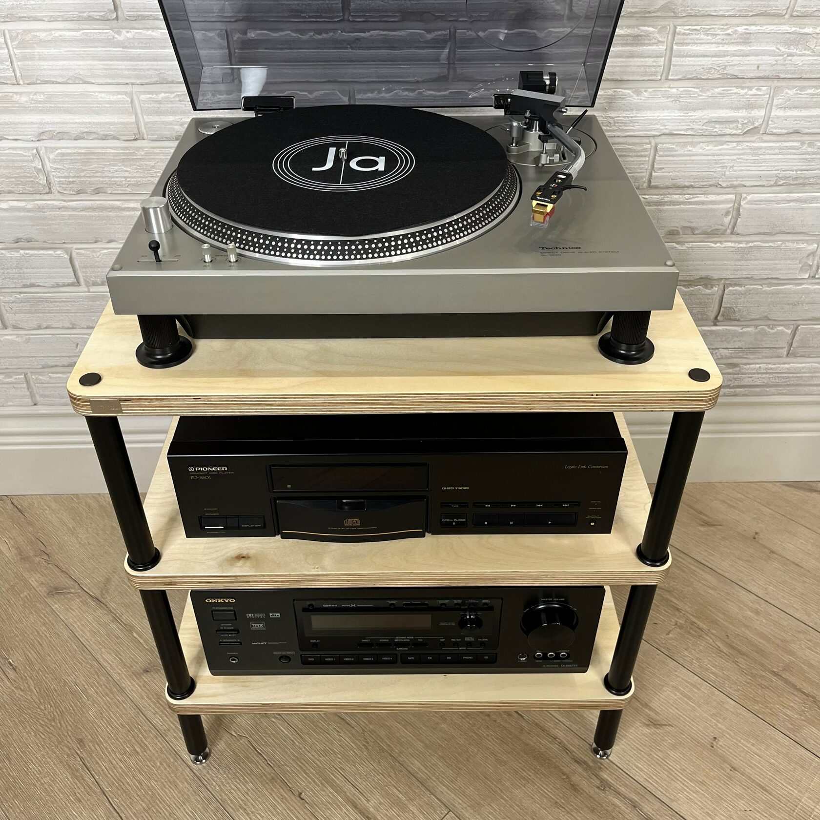 Joy audio — cтойки и подиумы для аудиоаппаратуры, виниловых пластинок