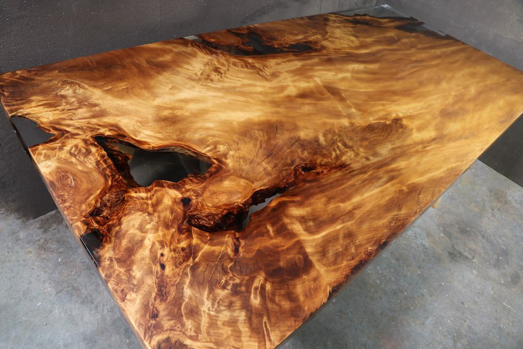 Kauri luxury table / ENG
