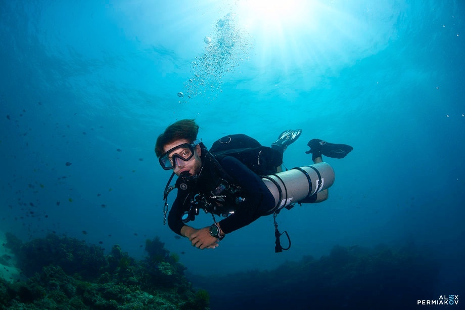 Sidemount diving