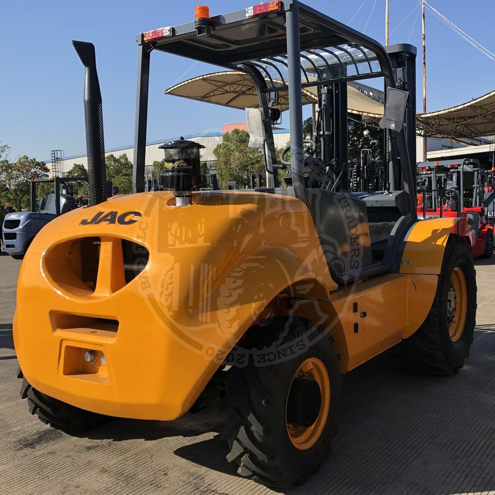 Купить внедорожный погрузчик JAC CPCD35 4WD. Дизельный двигатель, полный привод