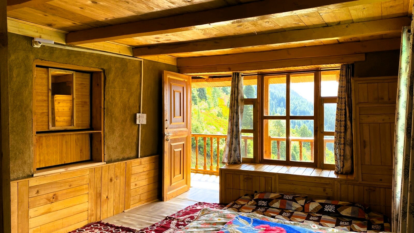 Pinnacle Retreat Manali - Pahadi Homestay