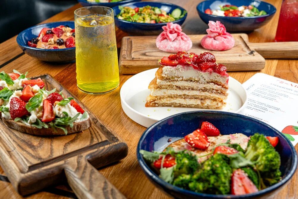 Strawberry summer: strawberry menu at the Tehnikum bistro