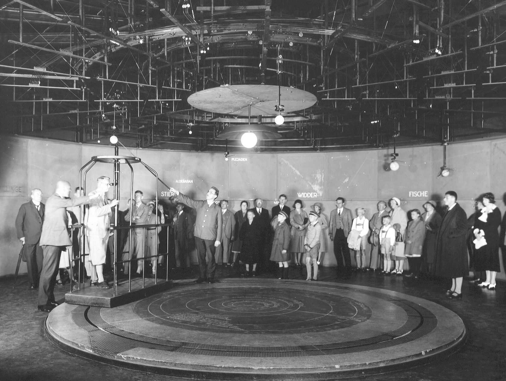 The future of planetariums: experts' opinion