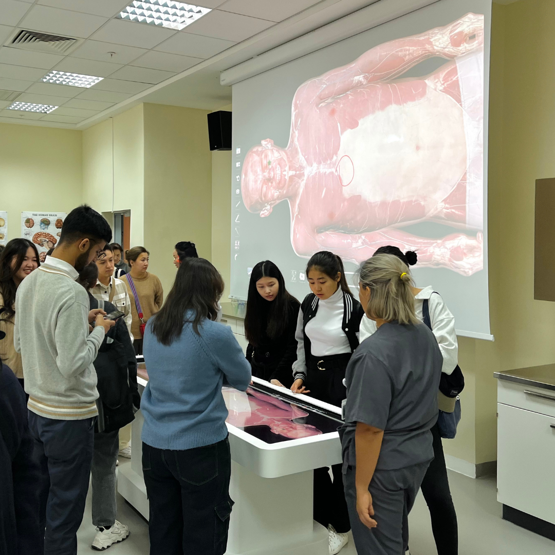 Prospective Students Explore NUSOM Building and Academic Programs