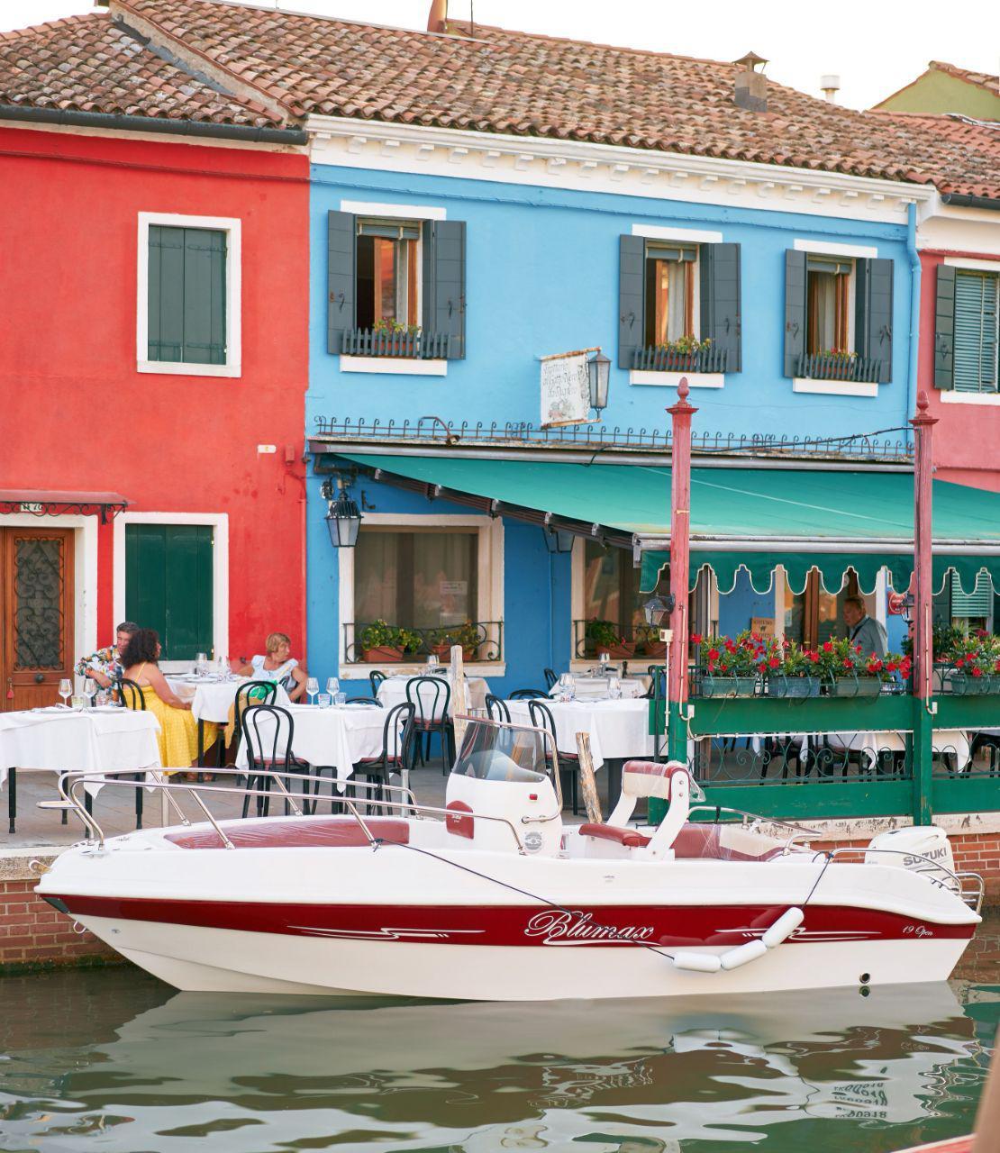 Treasures of Venice: private boat rent and tours