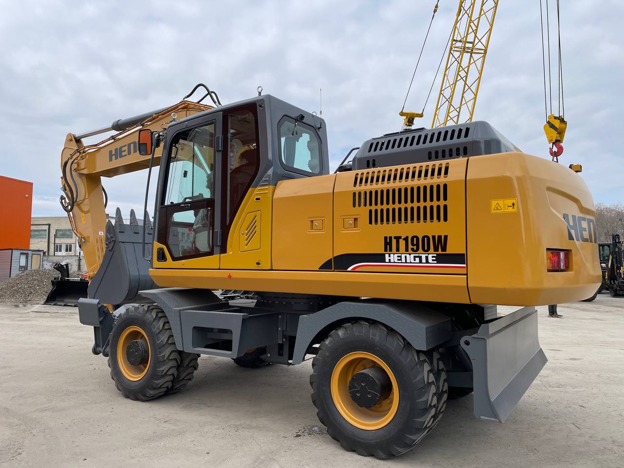 Продажа колесных экскаваторов HENGTE