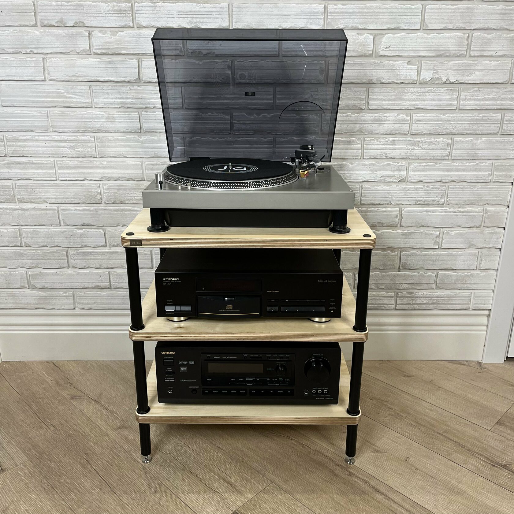 Joy audio — cтойки и подиумы для аудиоаппаратуры, виниловых пластинок