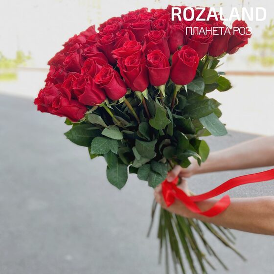 Купить кустовые розы в Уфе по низкой цене в магазине ROZALAND