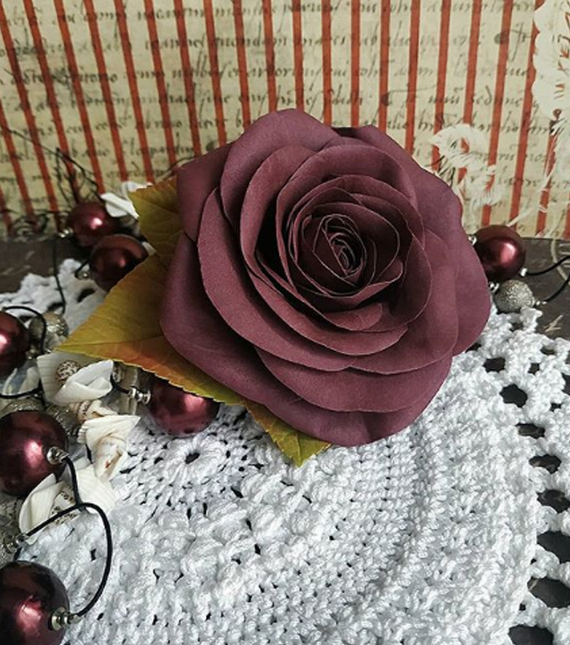 Брошь "Роза Сангрия"