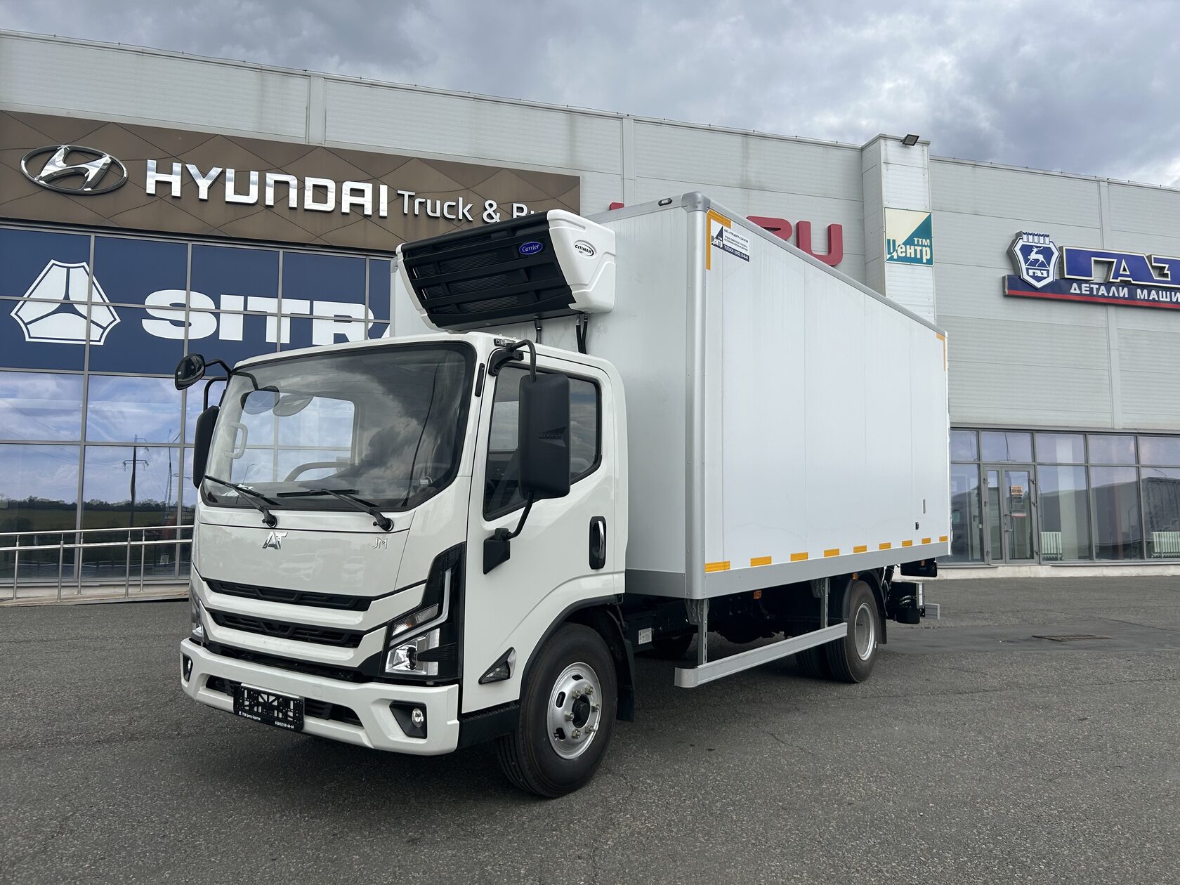 Ambertruck JM 93 с изотермическим фургоном 5,2 м