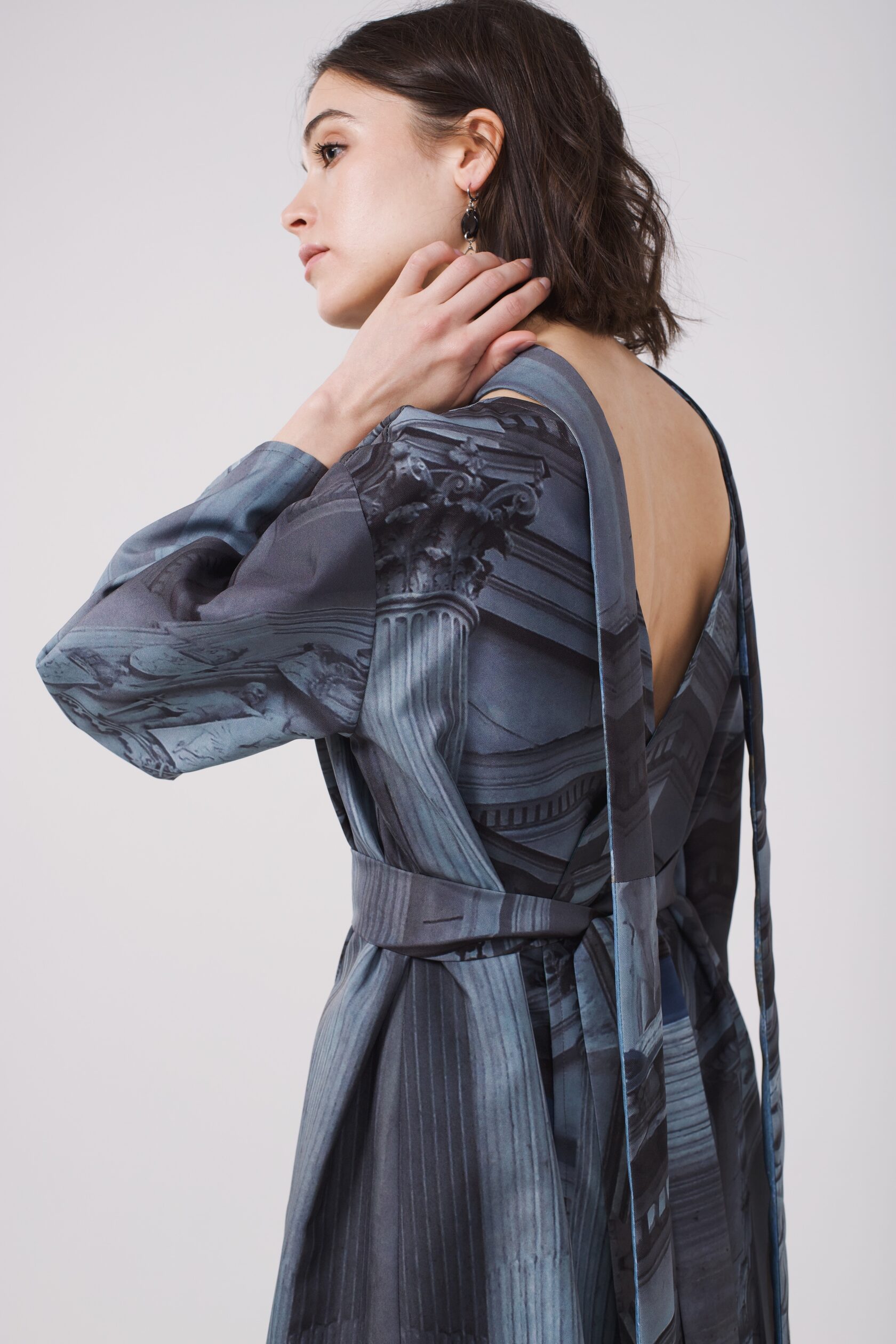 ДВУСТОРОННЕЕ ПЛАТЬЕ-ХАЛАТ