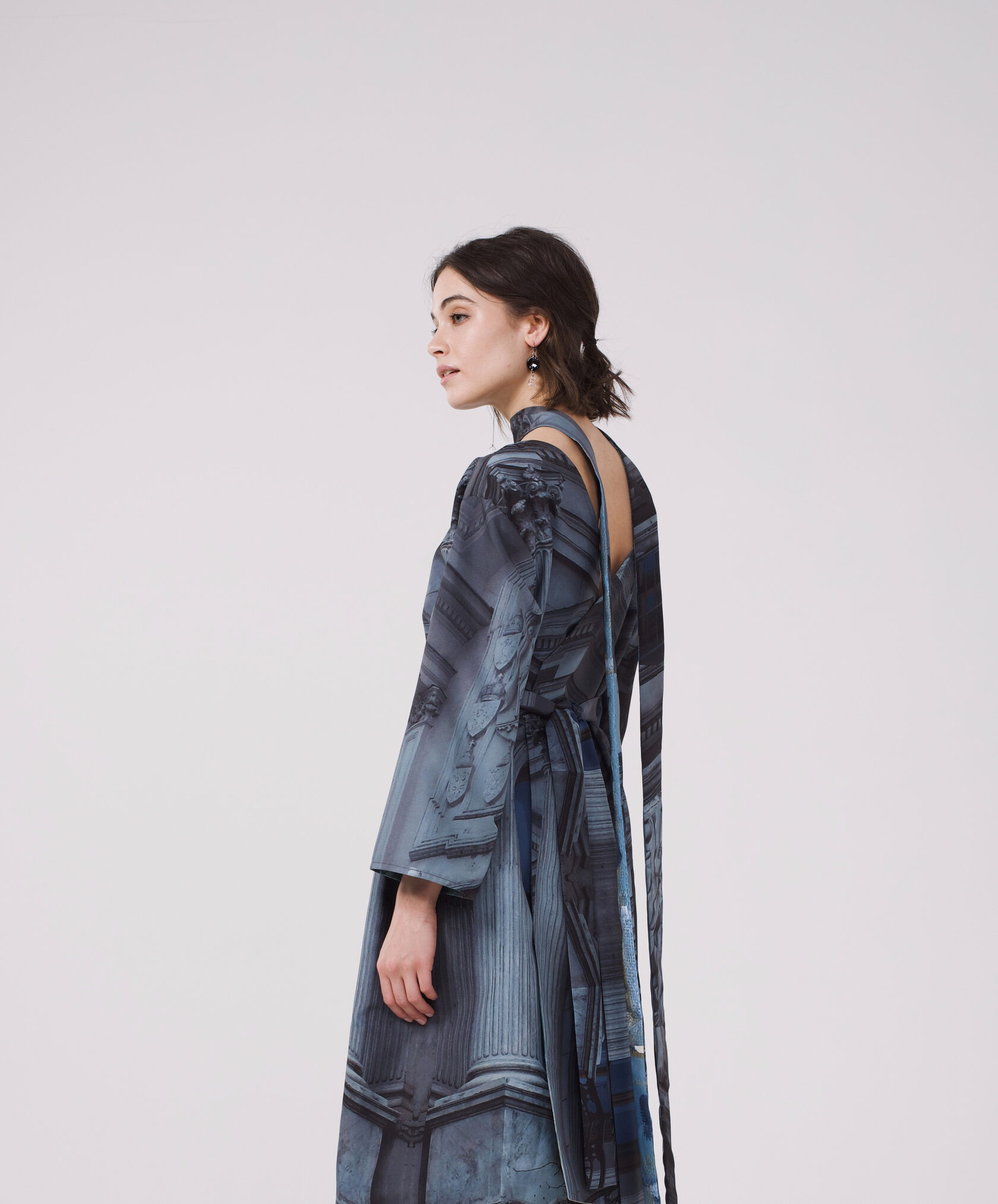 ДВУСТОРОННЕЕ ПЛАТЬЕ-ХАЛАТ