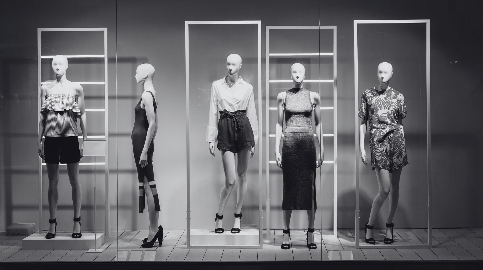 Striking a Balance: Mastering Inventory Replenishment in Fashion Retail