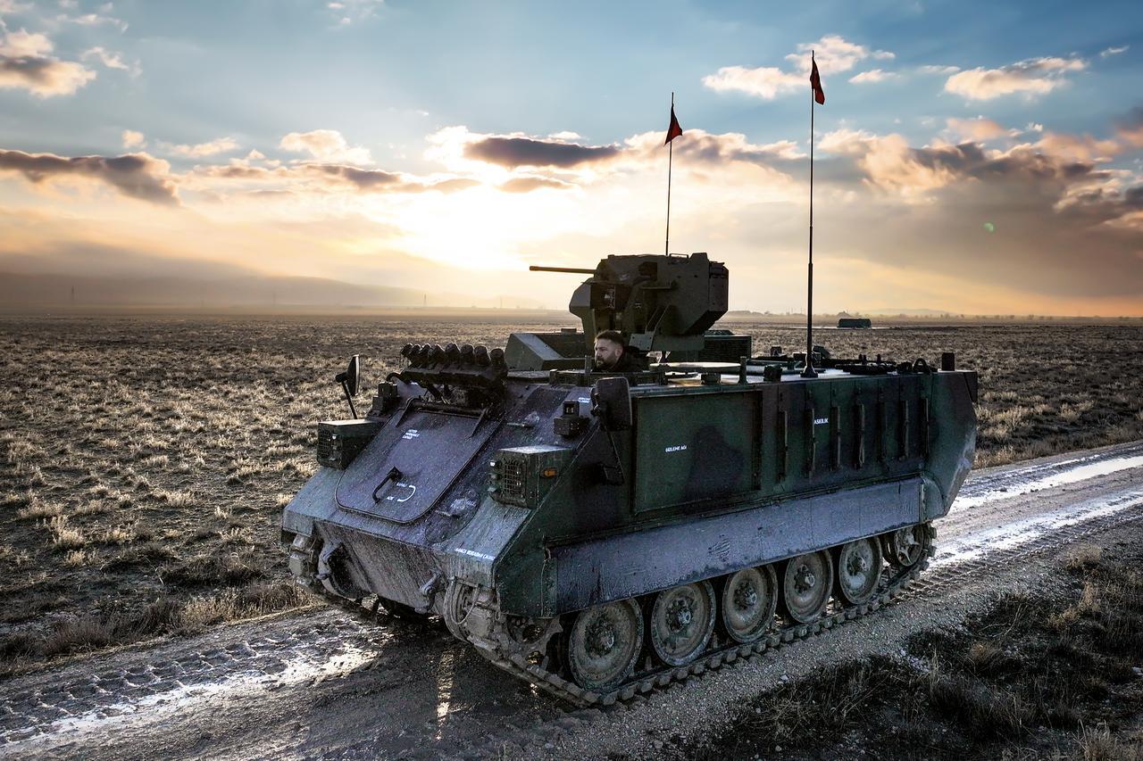 Turkey Commissions First Electric APC E-ZPT for Land Forces