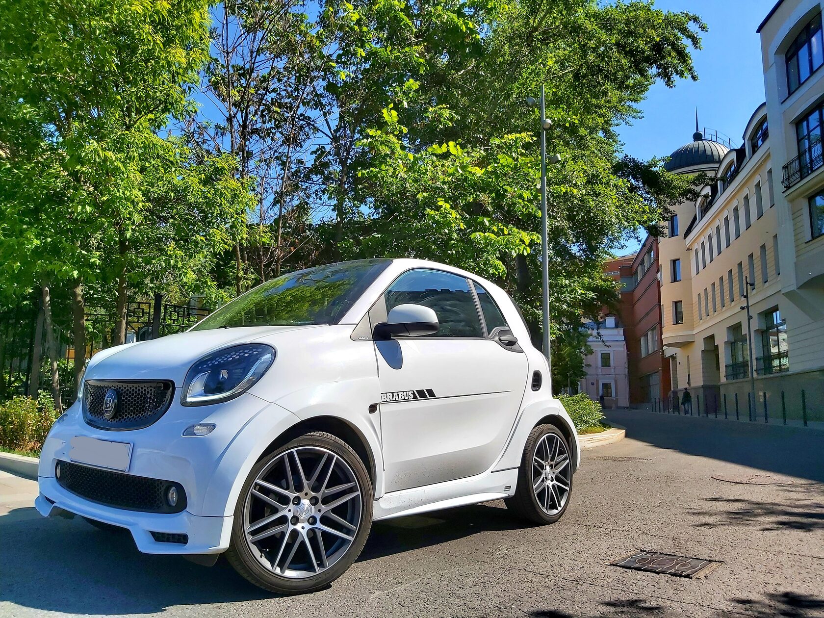 Smart Fortwo 453 with ultimate kit white