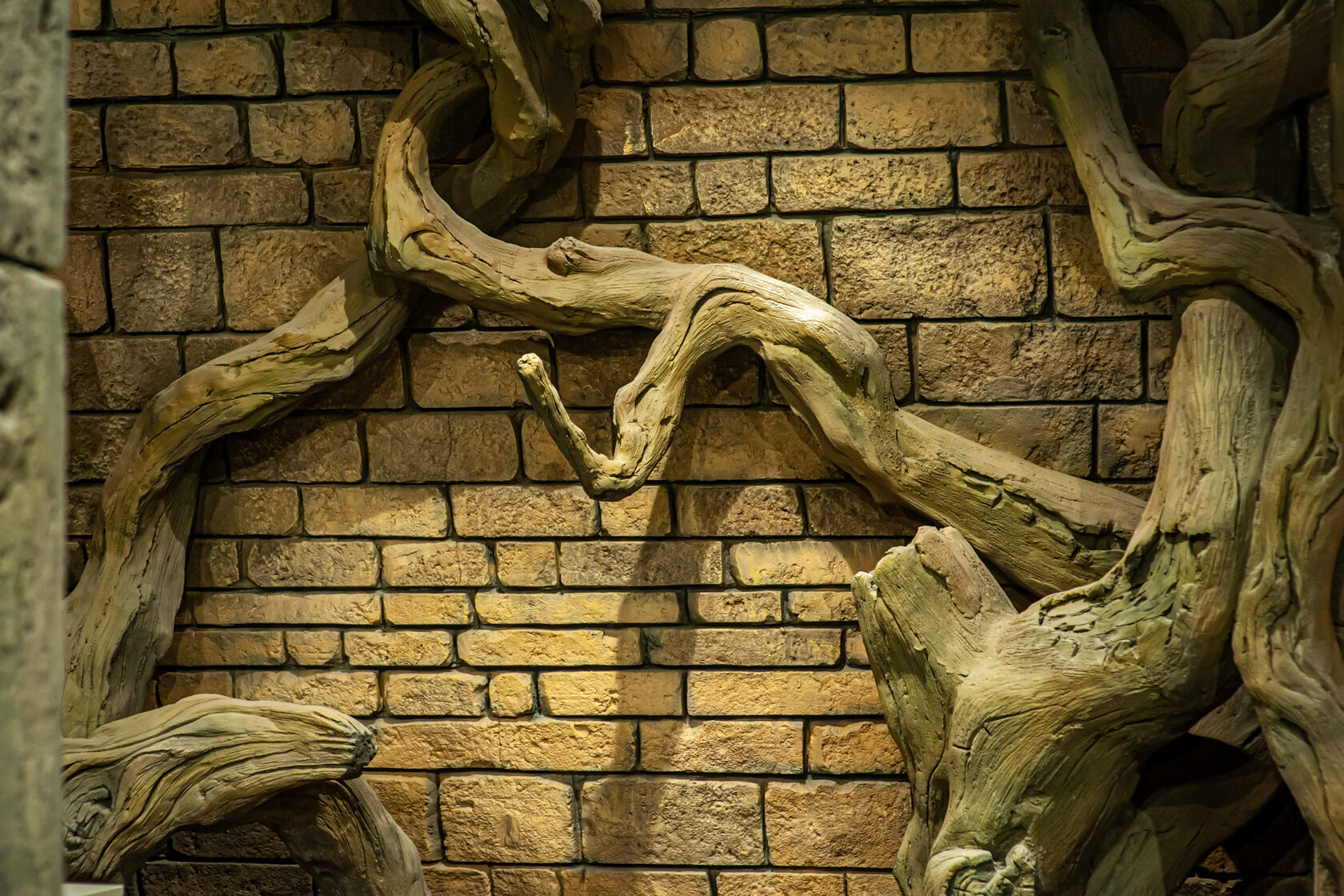 Имитация каменной и кирпичной кладки в интерьере