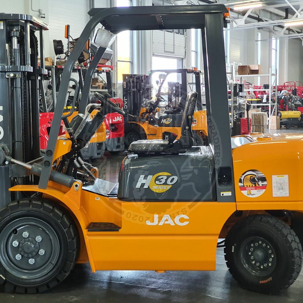 Купить погрузчик JAC CPCD30 H. Дизельный двигатель