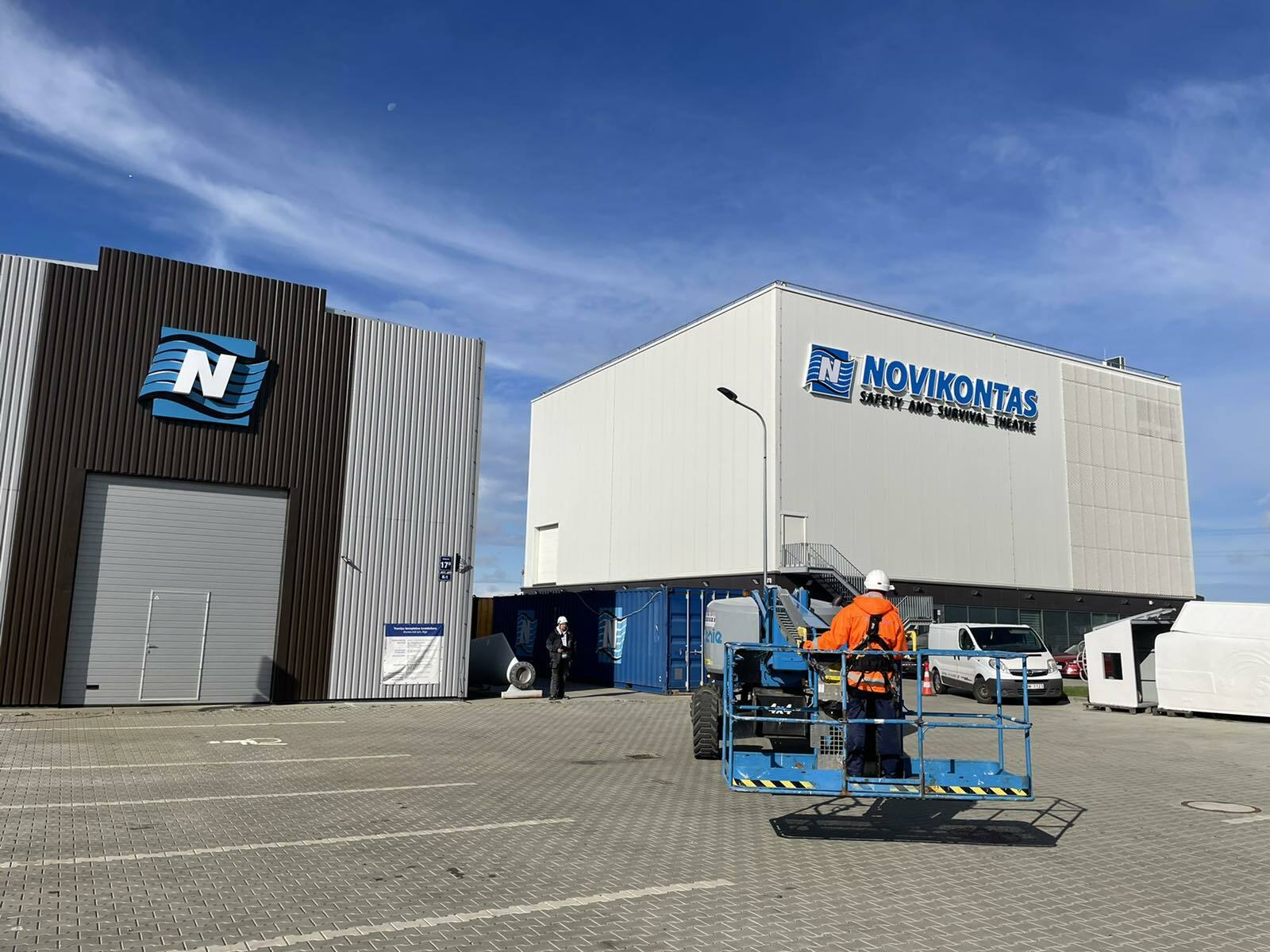 Mobile Elevating Work Platforms MEWP (Cherry Picker)