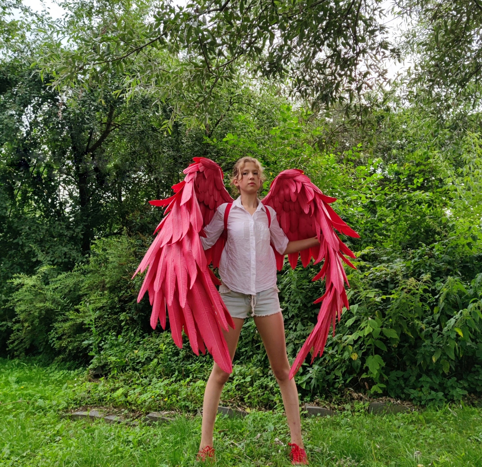 Large red movable Hawk cosplay wings, photo props, wings of fire
