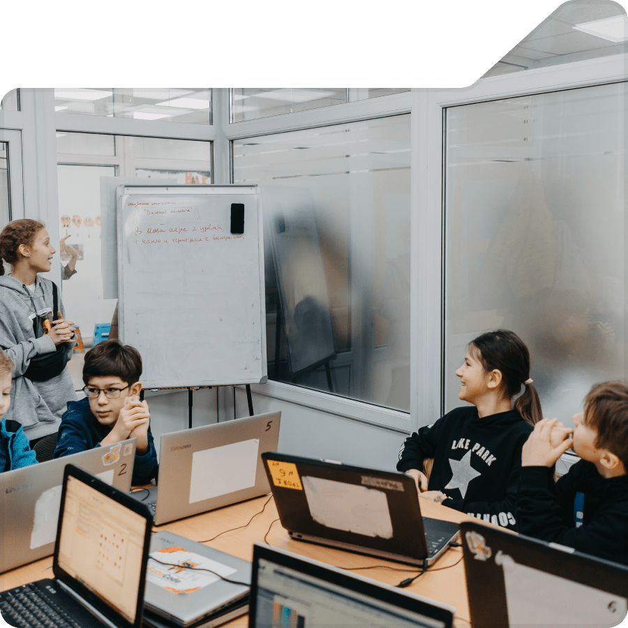 Școala de robotică și programare pentru copiii de la 8 la 16 ani ROBOCODE