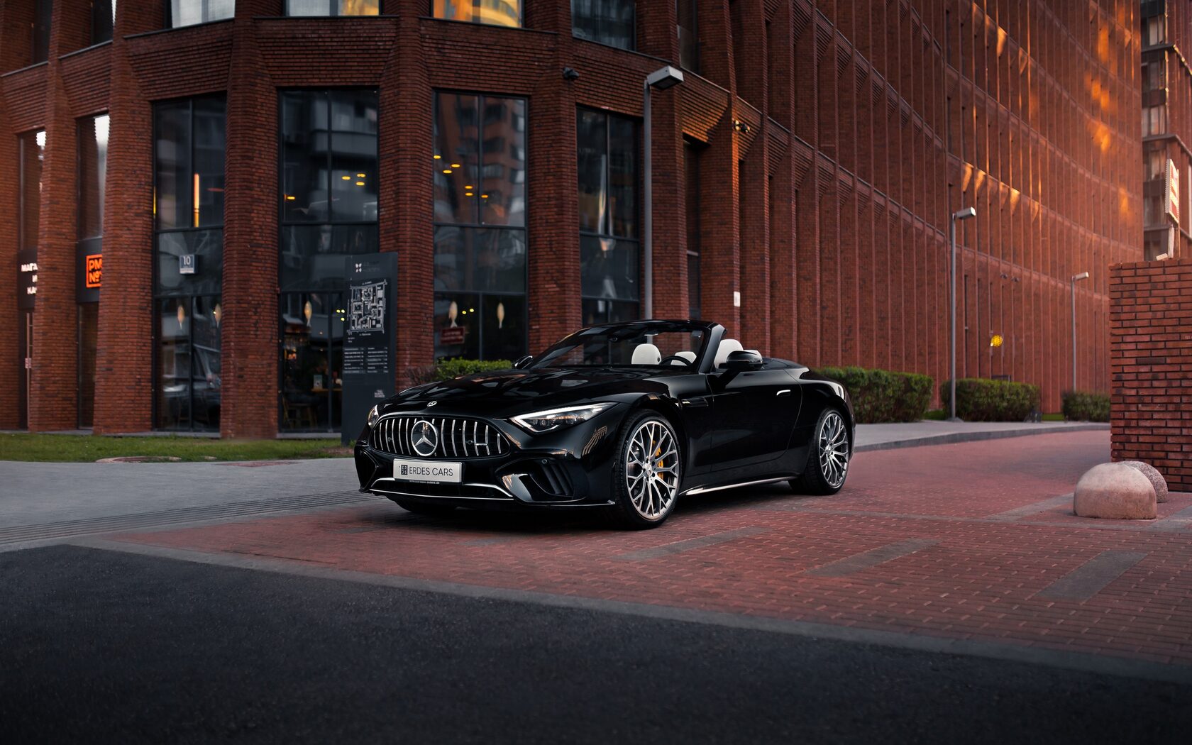 Mercedes-AMG SL63 — аренда премиального кабриолета в Москве от ERDES