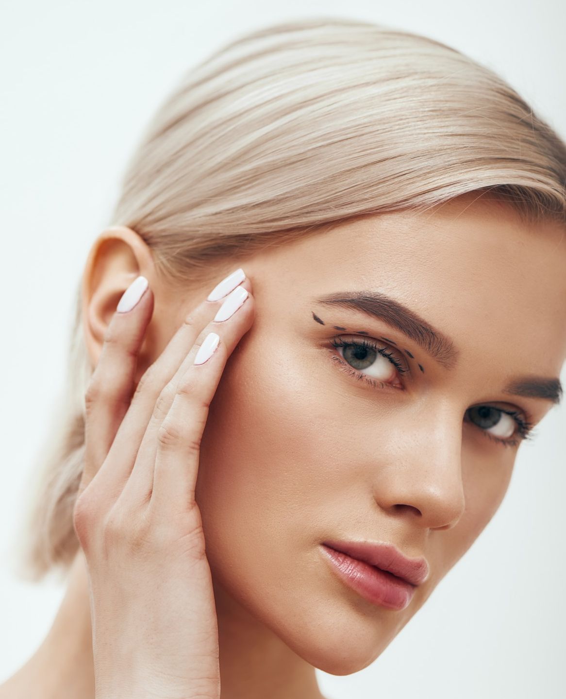 Блефаропластика верхних и нижних век в Москве | Убрать мешки под ...