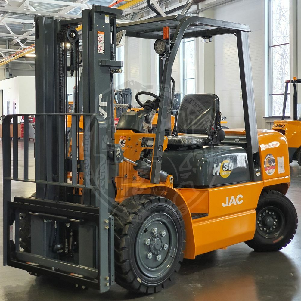 Купить погрузчик JAC CPCD30 H. Дизельный двигатель