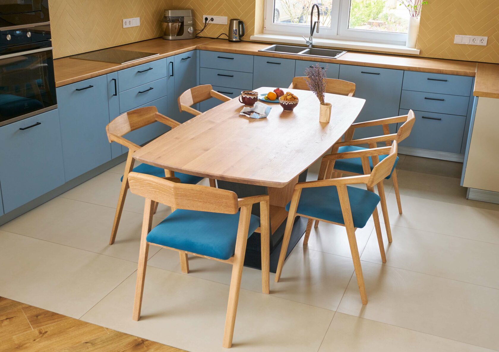 Купить обеденный стол в Минске