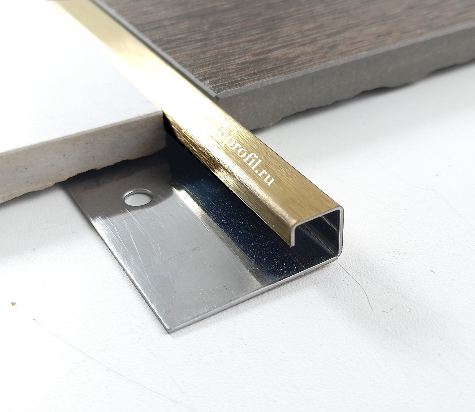 Профиль Р образный нерж. золото сатин. - Россия