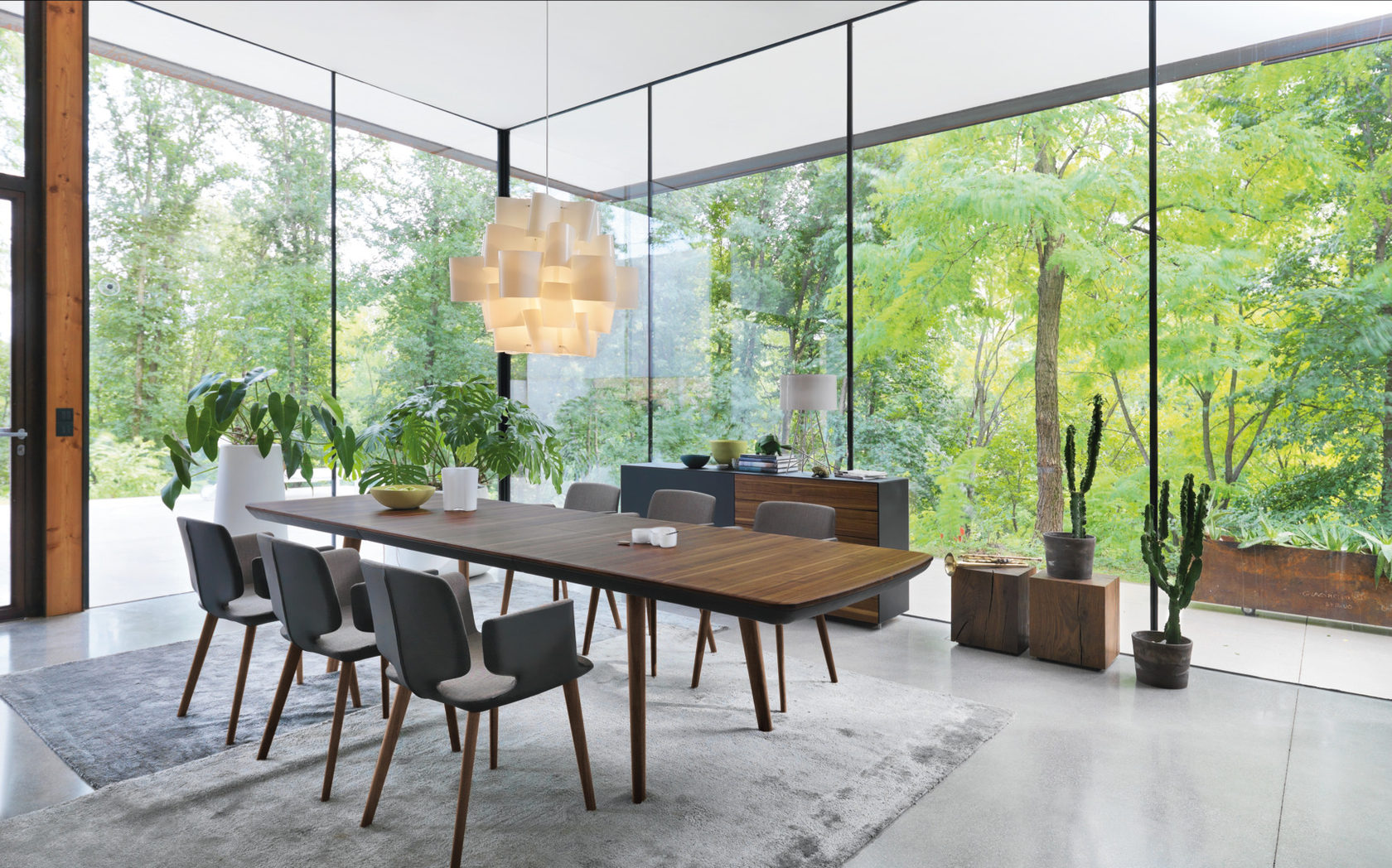 Обеденный стол FLAYE