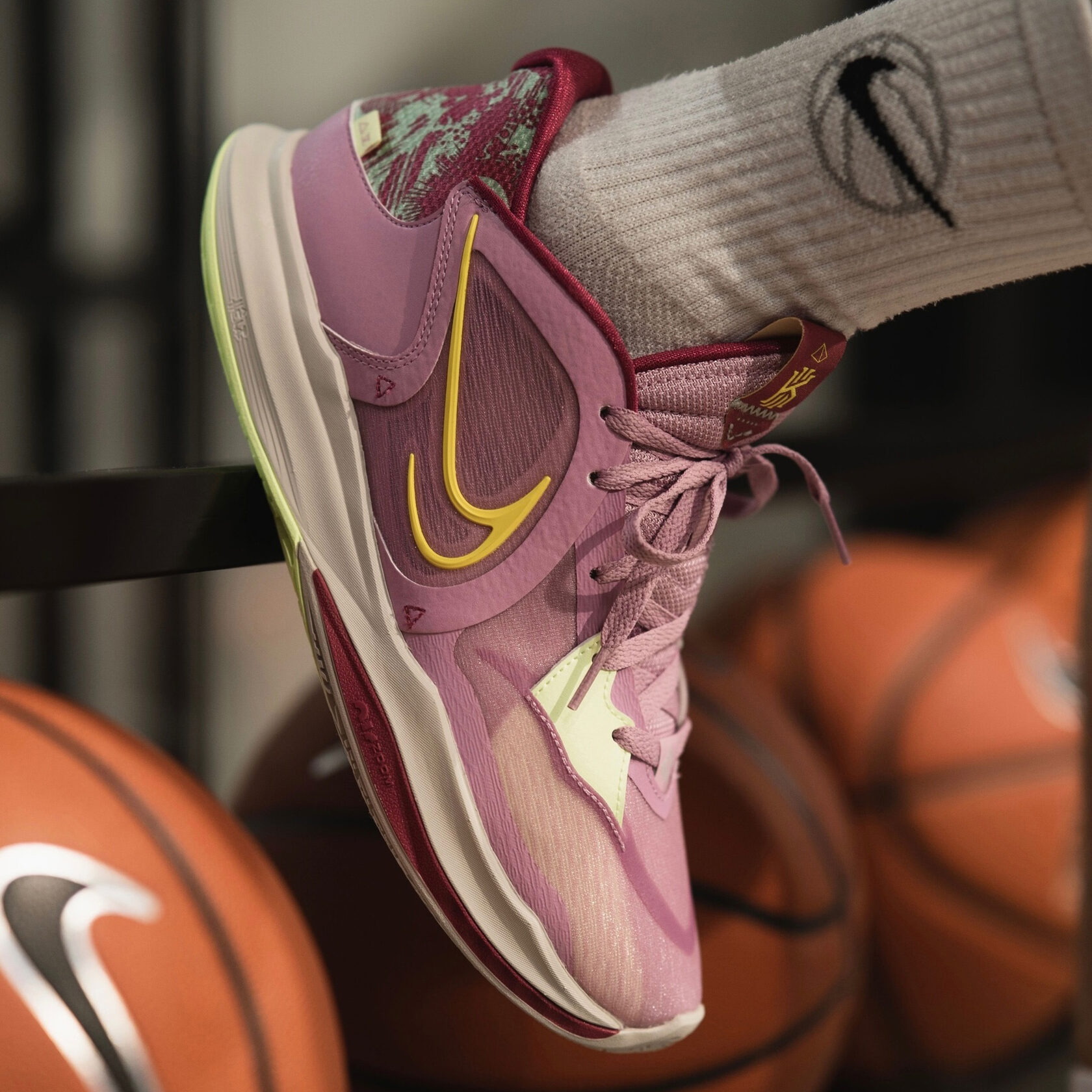 Nike Kyrie V Low: Обзор баскетбольных кроссовок