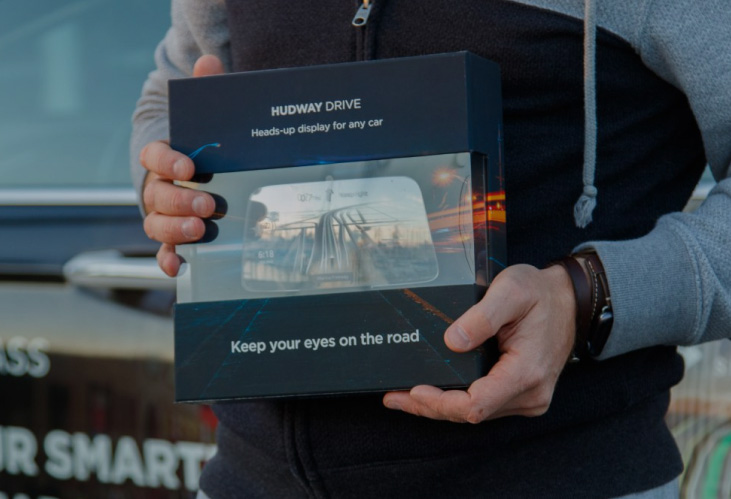Heads-up display to stay focused on the road | HUDWAY Drive