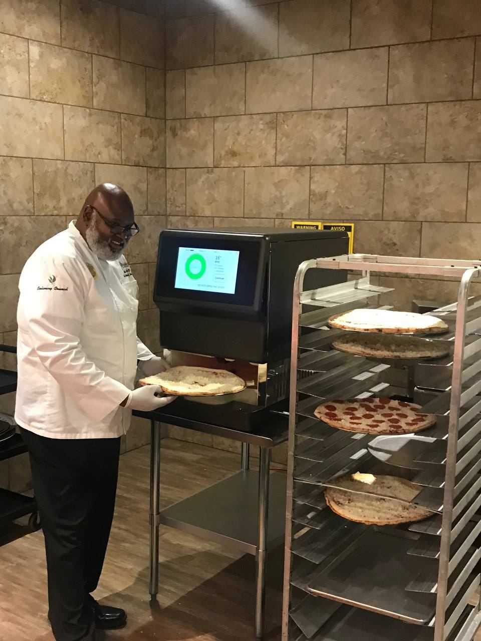 xPizza Cube – a powerful pizza making robot | xRobotics