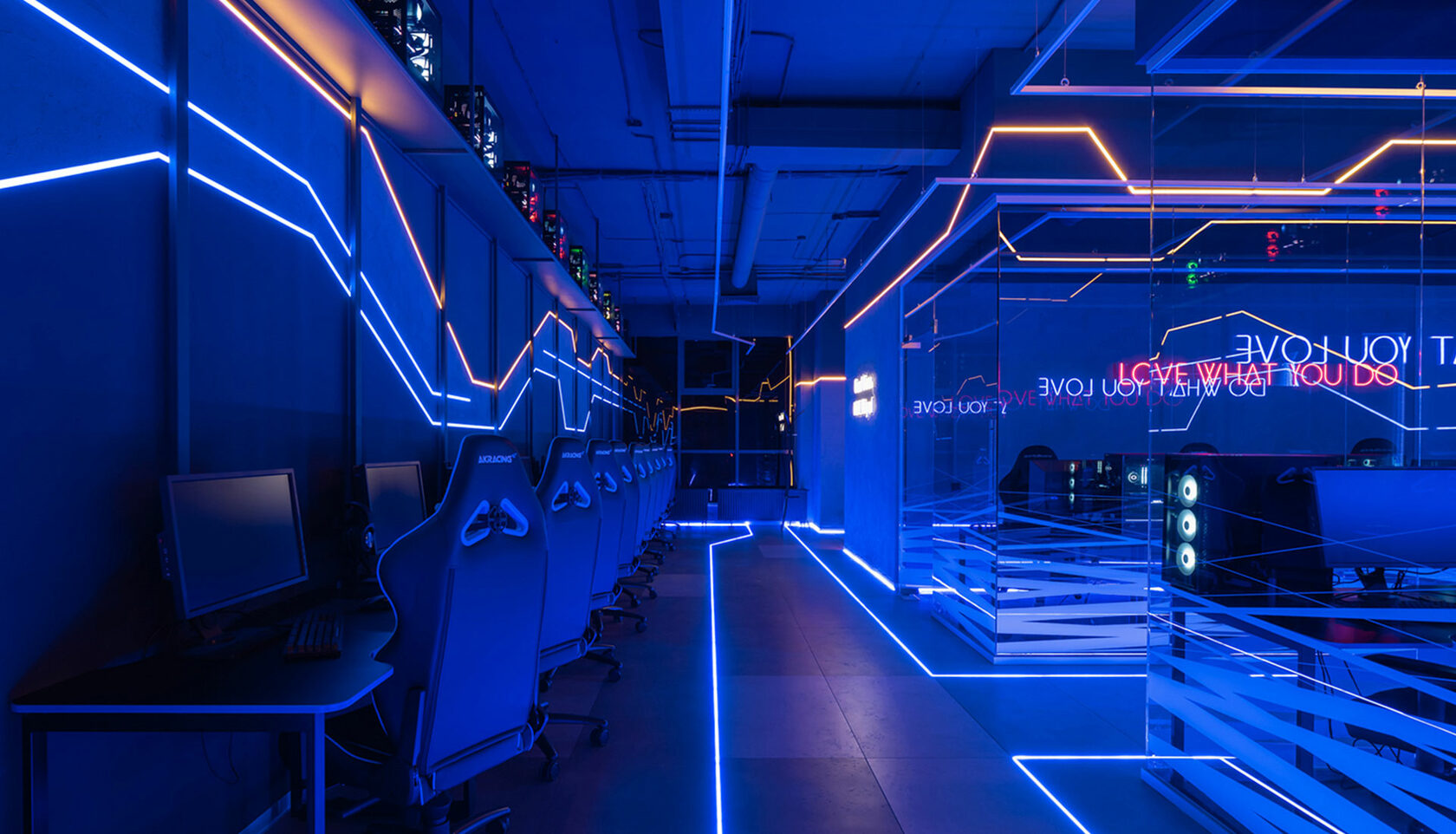 CyberHub - Computer gaming club in Riga with PS5 consoles