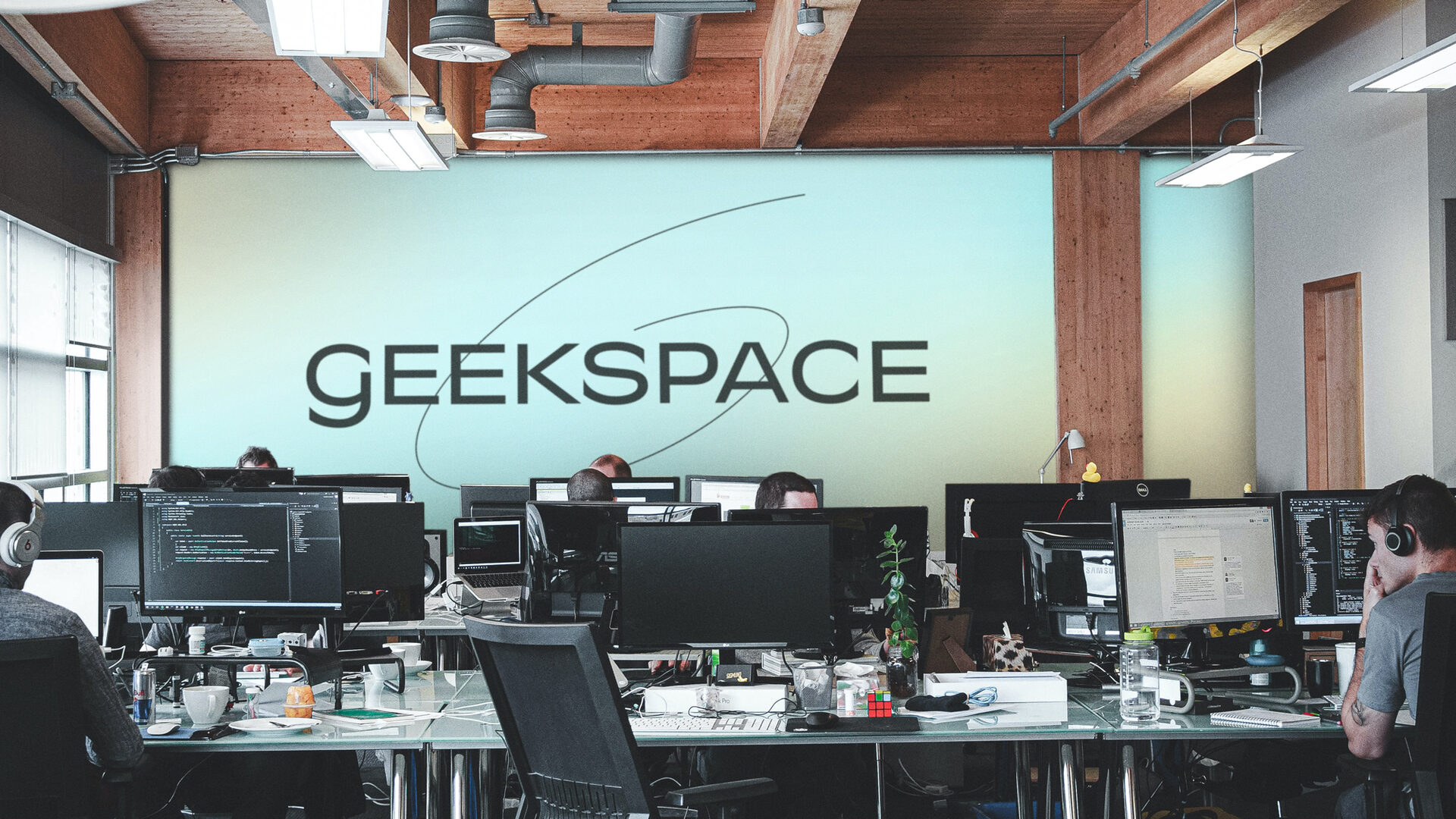 Бренд для IT-компании Geekspace