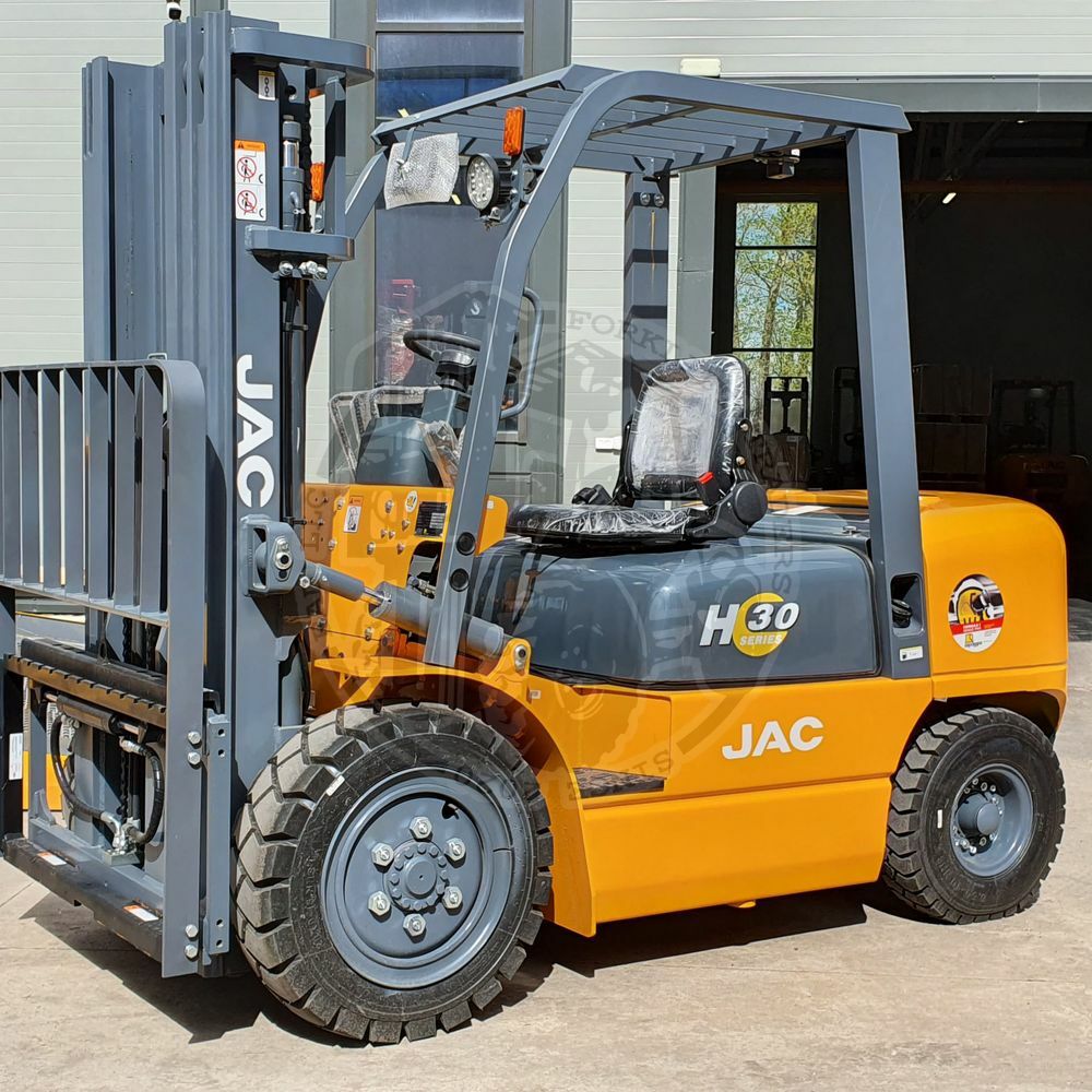 Купить погрузчик JAC CPCD30 H. Дизельный двигатель