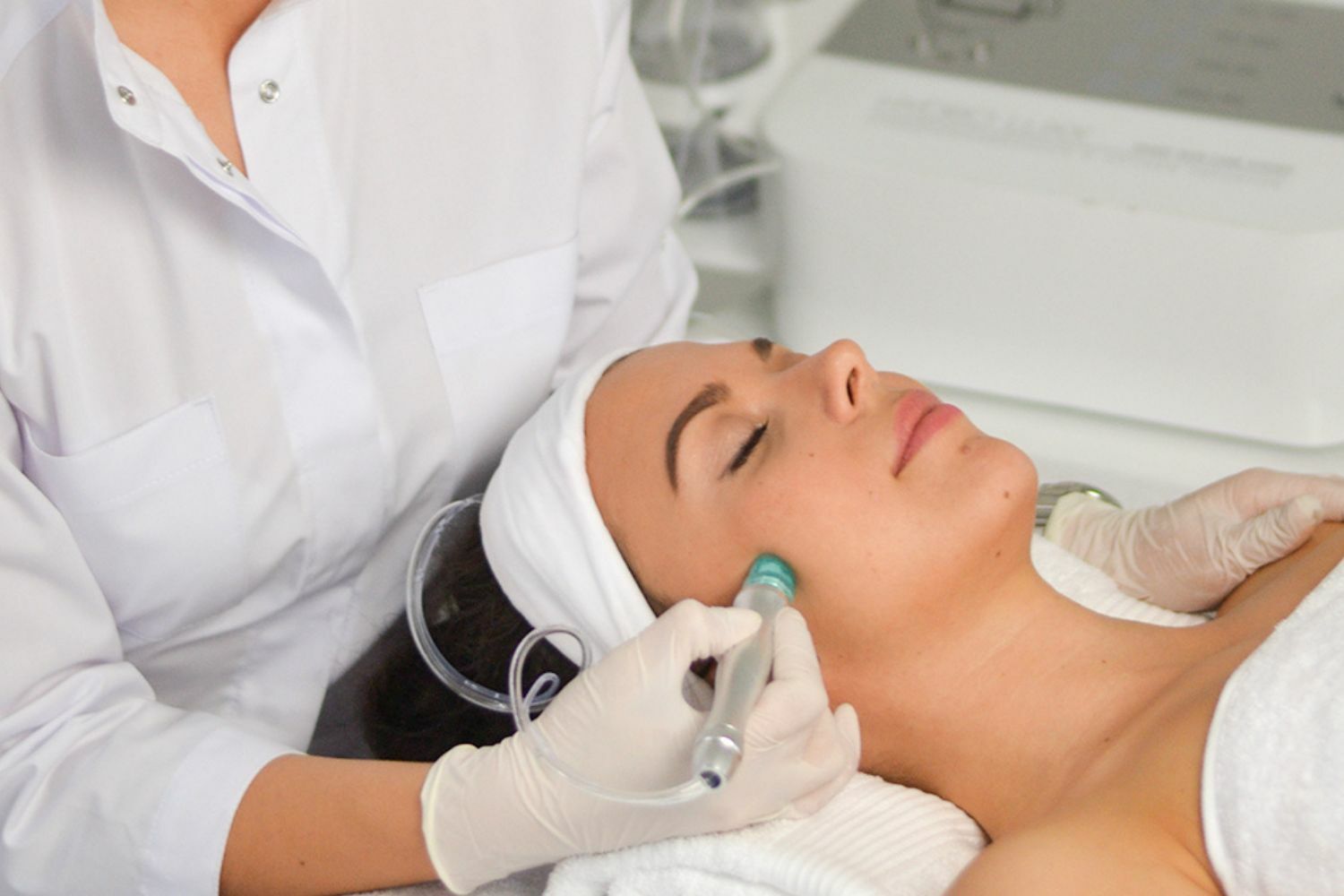 HydroLuxx Hydrodermabrasion & Oxygen Infusion System for Sale at the ...