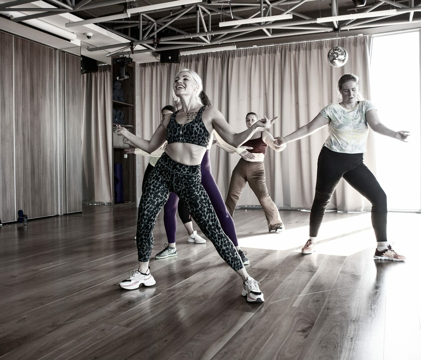 High Level – премиальный клуб танца и йоги в Москва-Сити