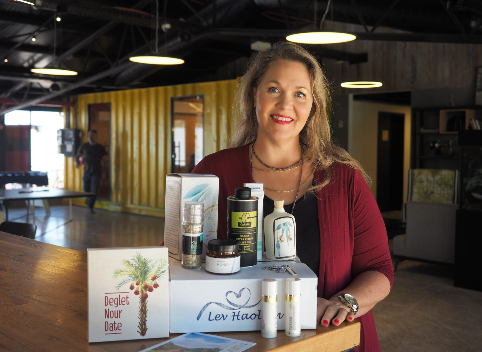 Support Israel With Lev Haolam Boxes