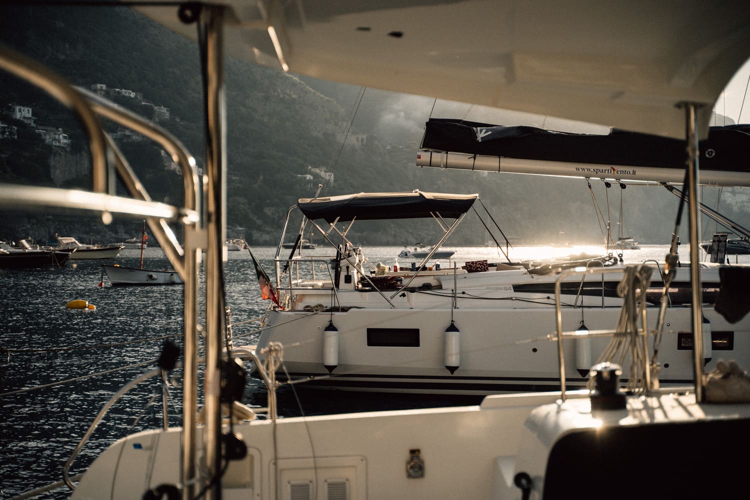 Maximum speed of a sailing yacht. Speed records in sailing.