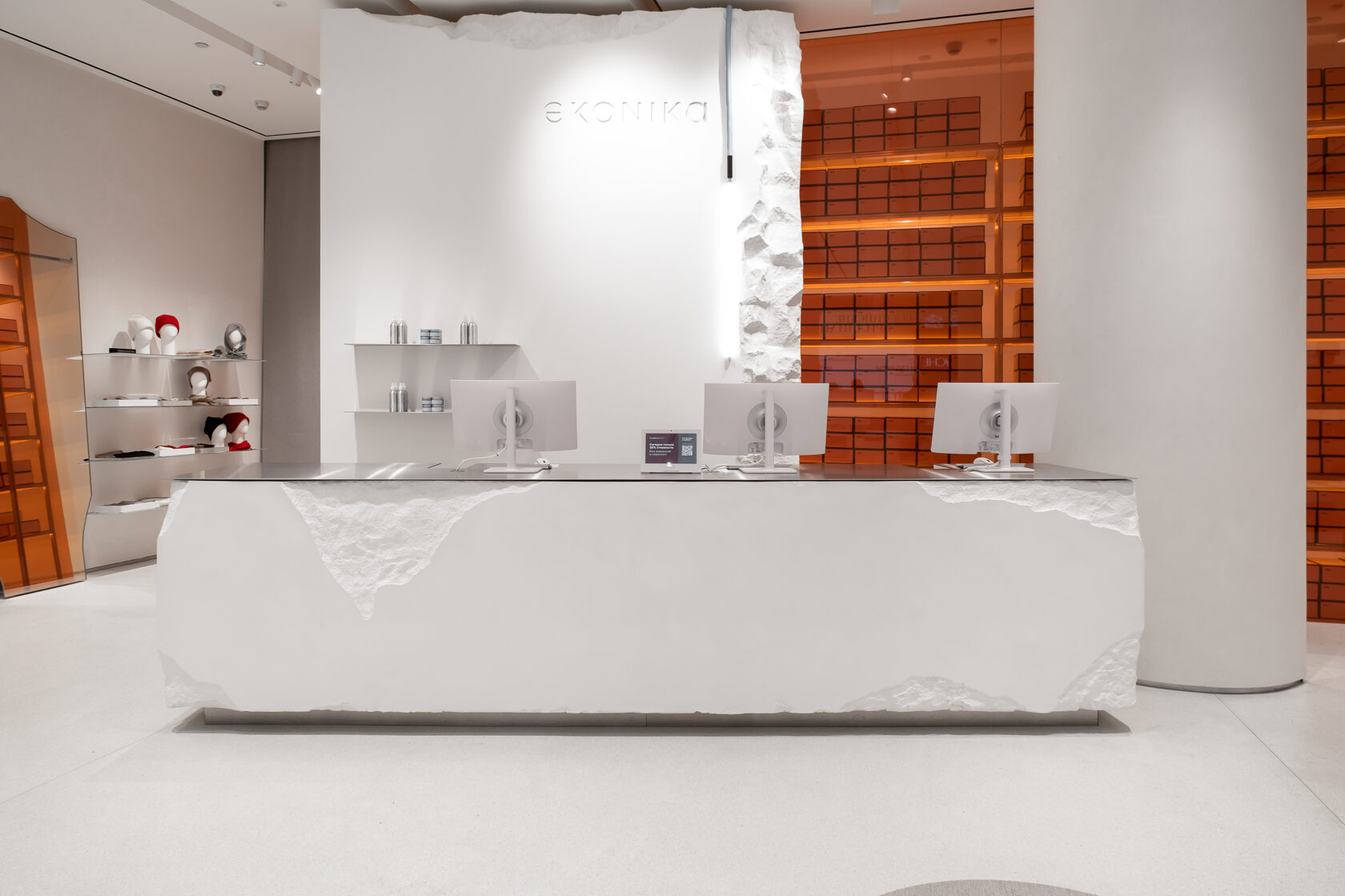 Полы из натурального бетона для флагманского магазина Ekonika